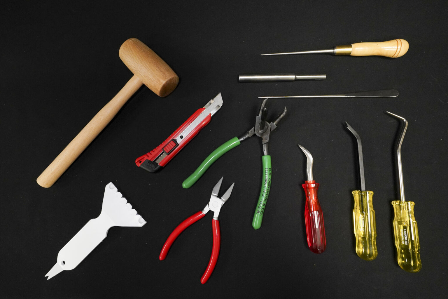 Matériel de tapissier - LEOBERT (Fabricant - Grossiste - Paris)